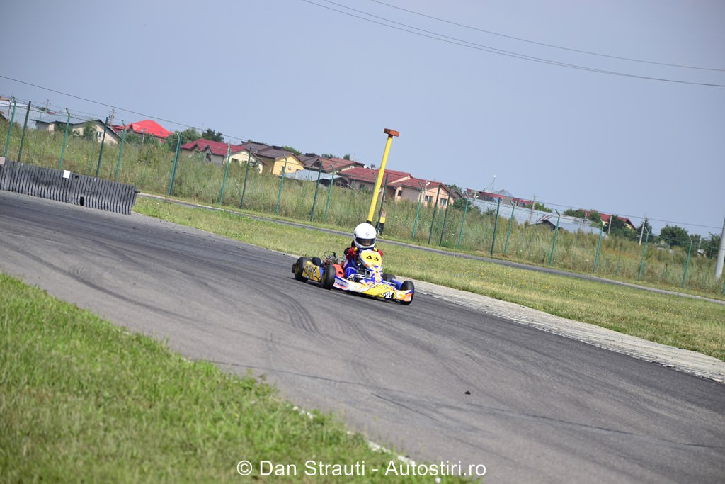 Grozea Competition: flacara traditiei arde pe pista de concurs