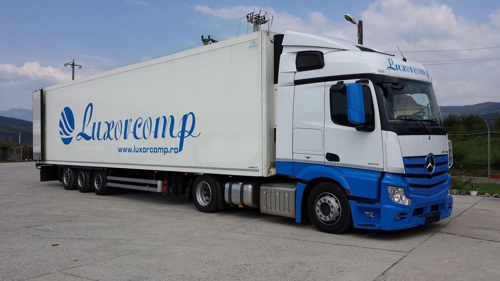 Mercedes-Benz România a livrat 25 de camioane companiei de transport ...